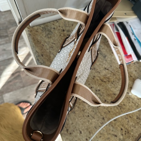 Michael Kors | Bags | New Mk Maeve Signature Logo Small Convertible ...